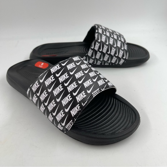 Nike | Shoes | Nib Nike Mens Victori One Black White Signature Comfort ...